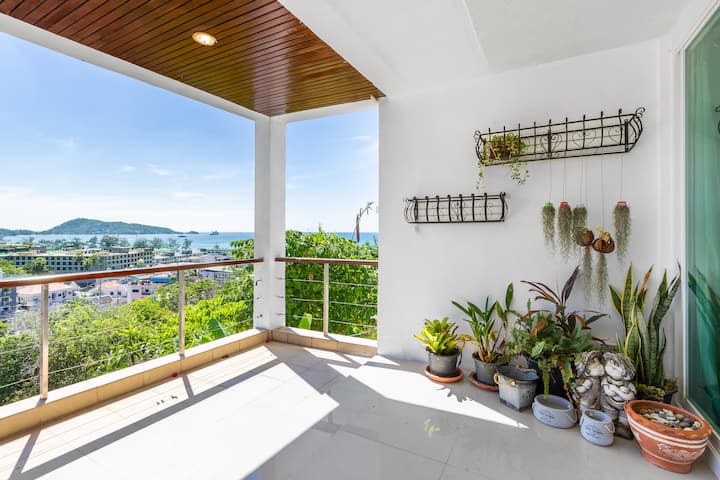 Amazing Seaviews - Huge Patong Apartment - Phuket