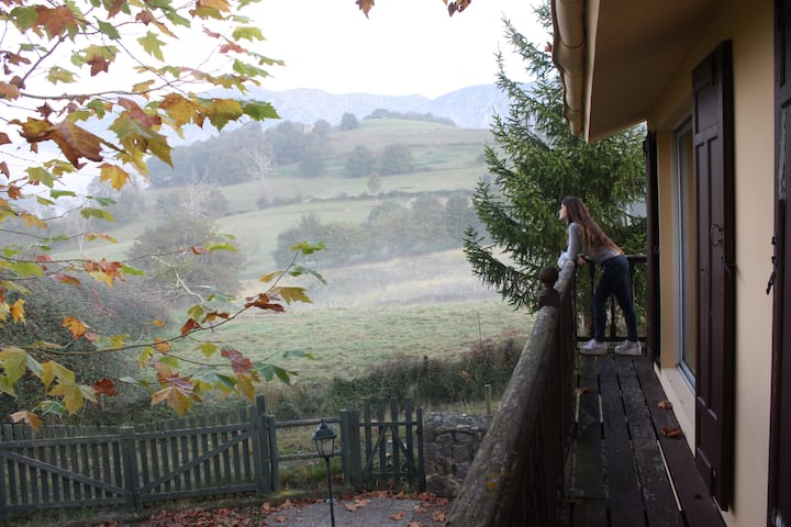 Luz Y Jardines Infinitos En Nuestra Acogedora Casa - Caravia