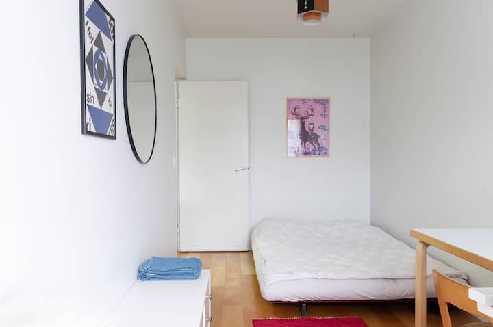 Quiet Room With Balcony In Shared Apartment - Helsinki