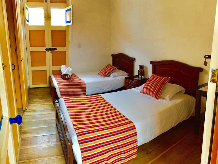 Habitacion Twin Privada Hostal Ciudad De Segorbe - Salento