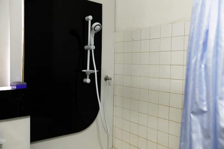 Pineapple Cozy Room, Lagos - Lagos