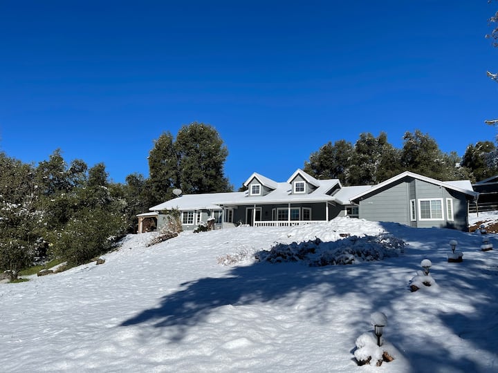 Spacious 3 Br Near Yosemite Park – 19 Miles Away - Oakhurst, CA