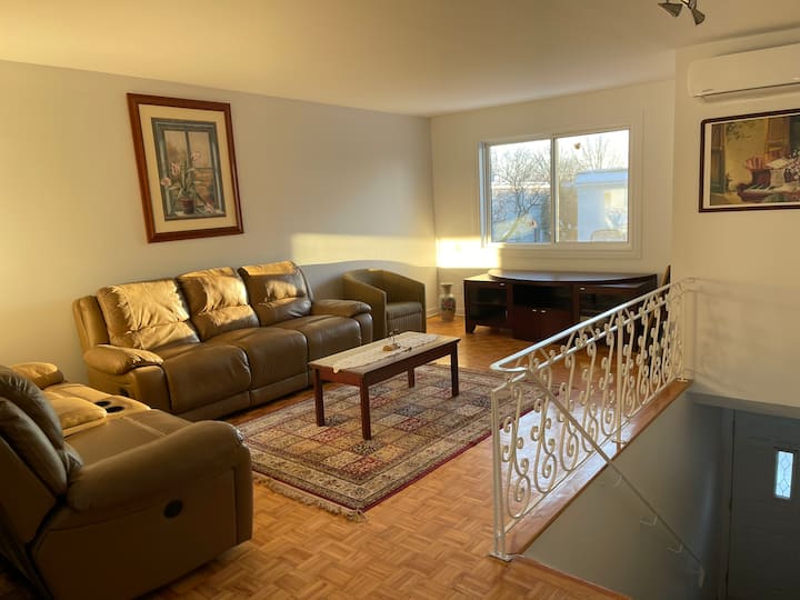 Laval Suites 2 - Laval