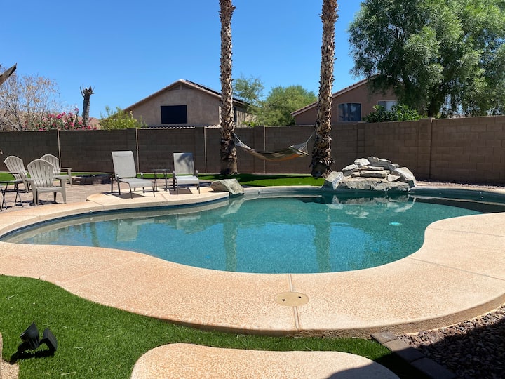 Cozy Getaway Home W/pool And Great Location! - Surprise, AZ