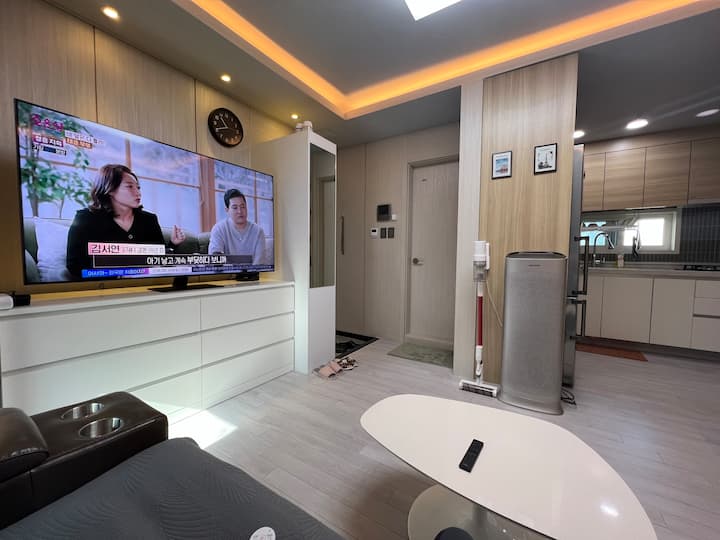효창공원역 도보3분 멋진 루프탑이 있는 단독사용숙소 이태원홍대명동교통편리(무료짐보관 주차) - Seoul
