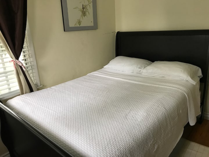 Cozy And Bright Private Room - Los Angeles, CA