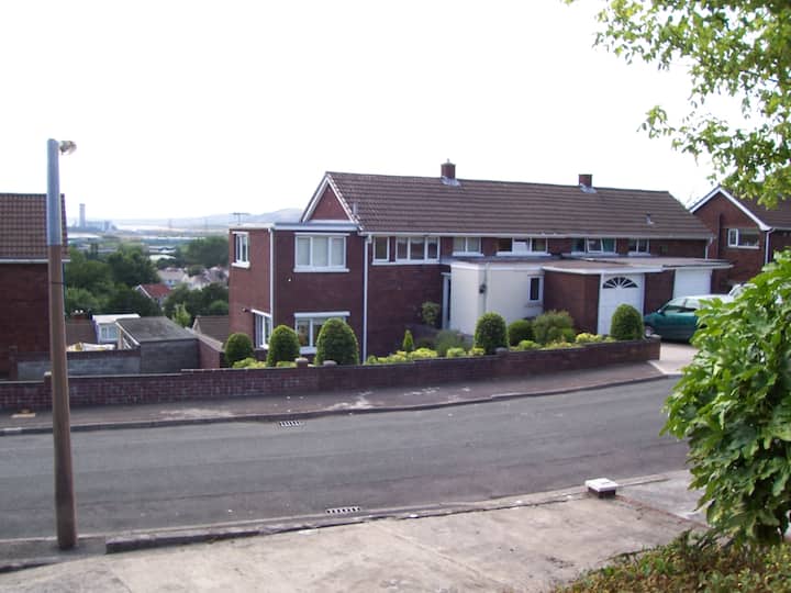Sha's Pad, Booking By Room, Room 3, Single - Shared Shower Room With 1 Other - Port Talbot