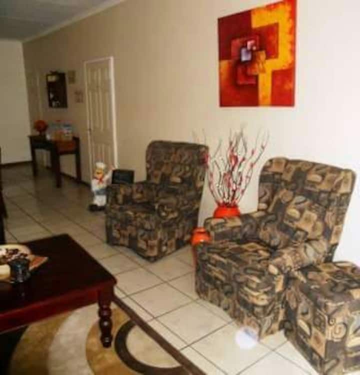 The Maple Village Guest Lodge B&b - Edenvale