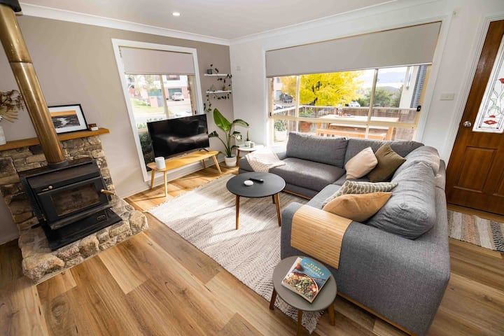Central 3 Bedroom Holiday Home - Jindabyne
