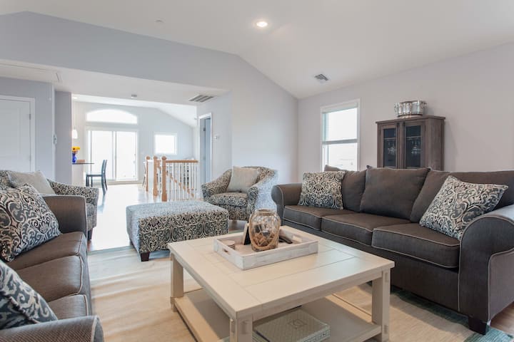 Long Beach Retreat In The Bustling West End! - Long Beach, NY