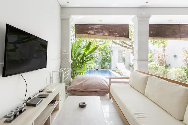 Romantic Villa Private Pool In Seminyak/legian - Denpasar