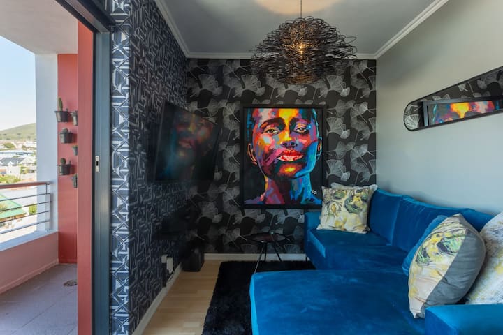 Lwando's Showcase Apartment - Cape Town