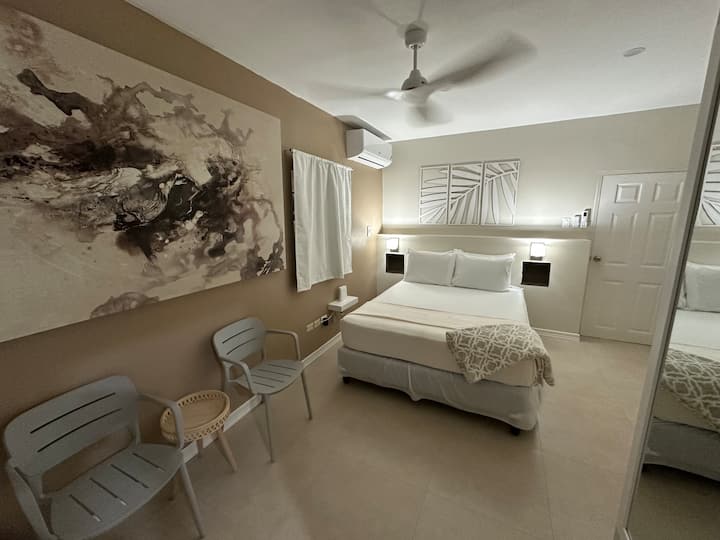 Desert Palm Airport Suite - Montego Bay