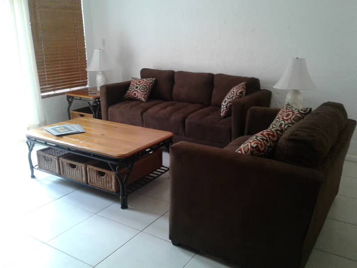 Clean & Beautiful Condo On Paradise Island - Nassau