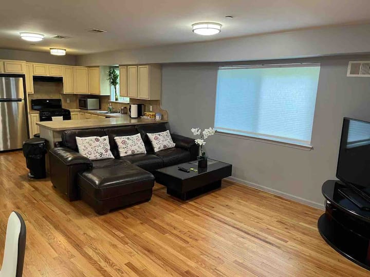 Two Bedrooms With Backyard/cooking/parking - Staten Island