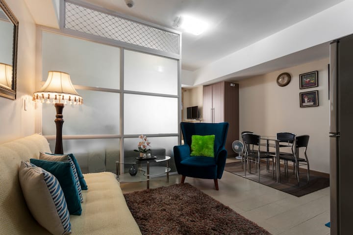 Luxury Suite @ Mckinley Connected To Venice Mall - Taguig
