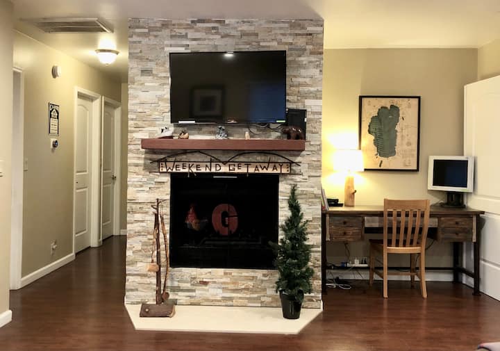 Tahoe Hideaway W/ Hot Tub - South Lake Tahoe, CA