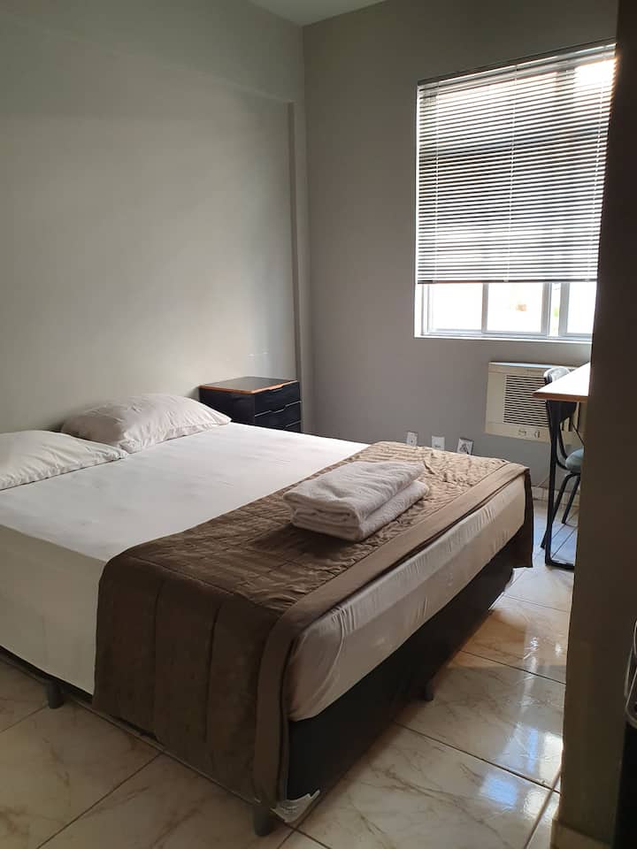 Apto Cama Casal Com Banheiro Privativo - Rio de Janeiro