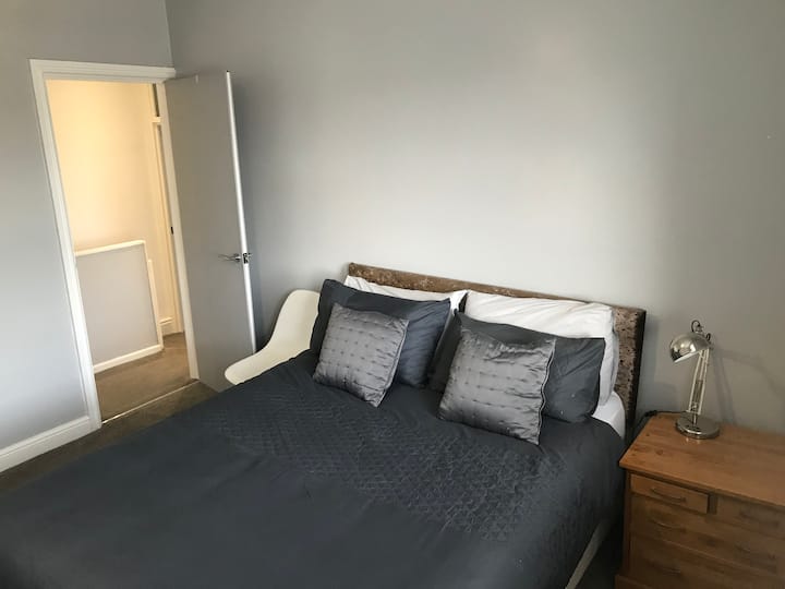 Winter Gardens 1 Bedroom Apartment With Parking - Lytham St Annes