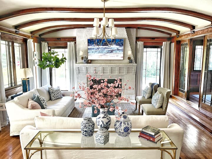 Pristine Craftsman 1900s Bungalow + Pool & Hot Tub - Savannah, GA