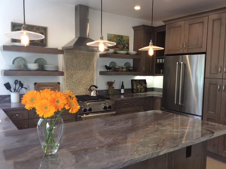 Birch Tree Craftsman Home - Licensed: City Of S.b. - Santa Barbara, CA