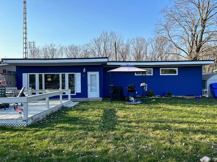 Lake House On Channel With Access To 5 Lakes - Shipshewana, IN