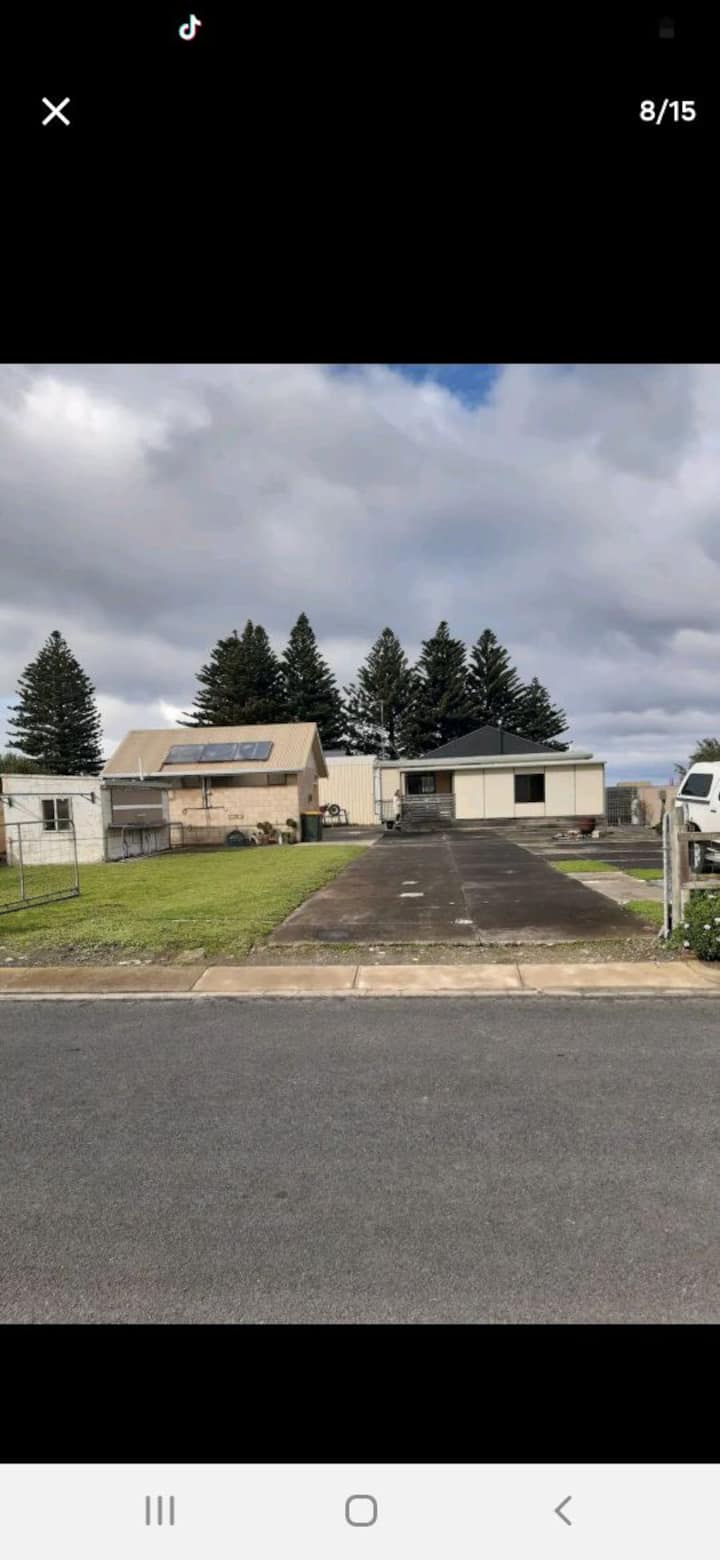 Budget Priced Cosy Cabin. - Port Macdonnell