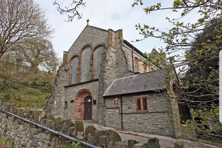 Snowdonia Living 10 - Bangor