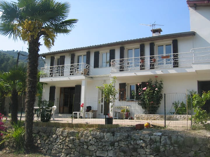 Villa Avec Piscine Près De Nice - La Turbie