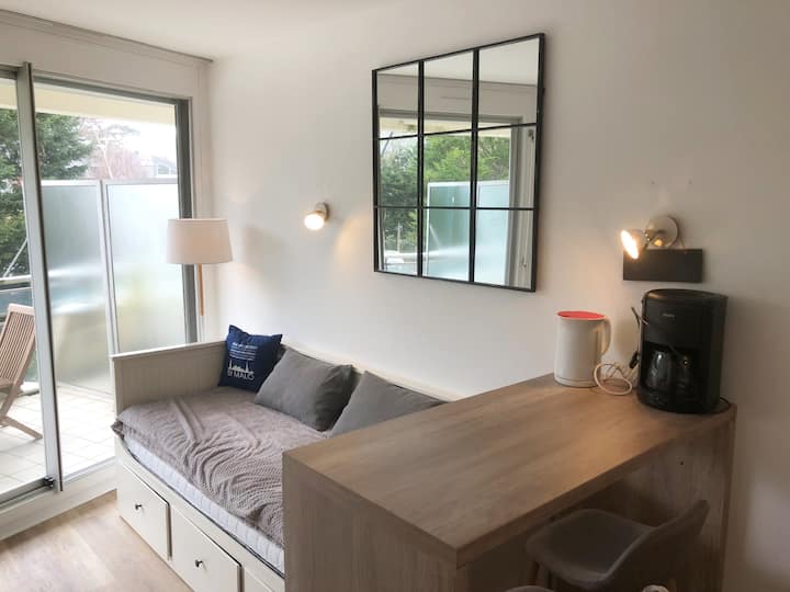 Studio Avec Terrasse à Dinard -Accès Direct Plage - Dinard