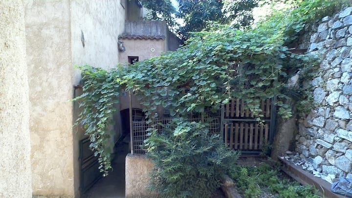 Maison Ancienne Dans Village Authentique - Corse