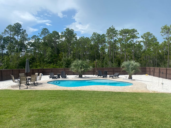 Gulf Coast Paradise! Natural Gas Heated Pool! - Navarre, FL