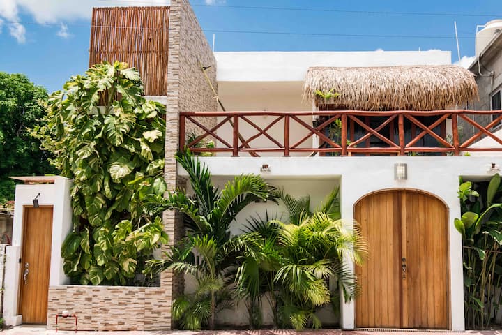 Well Located 2 Bedroom House With Bikes Available! - Bacalar
