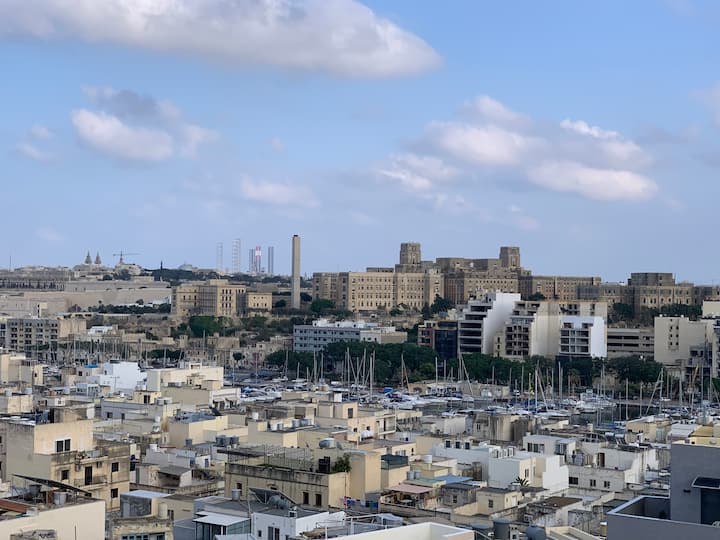 Gorgeous Penthouse 4 Beds,2 Bath With Amazing View - Malte