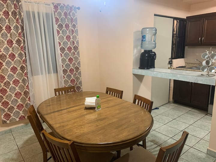 Casa Completa Amplia, Segura Y Tranquila. - Saltillo