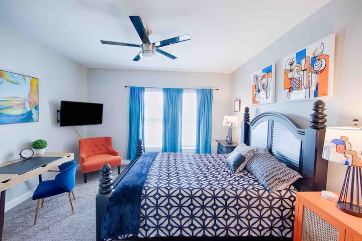Modern Art Deco Townhome - St. Petersburg, FL