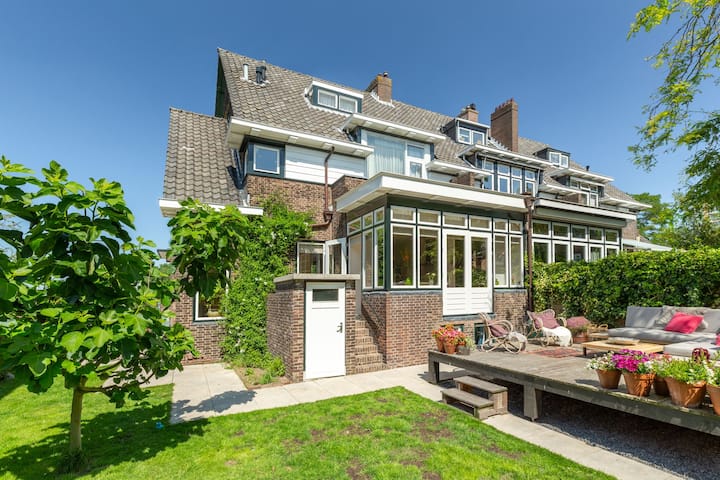 Beautiful Big House With Lake View - Rotterdam