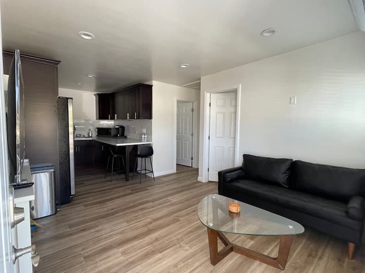 Convenient 2bd Apartment With Parking Space - Montebello, CA