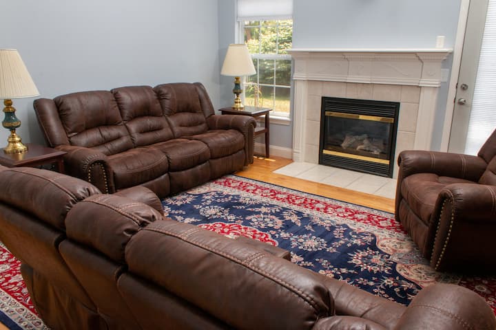 Bright, Comfy Home In Quiet East-side Neighborhood - Brown County, IN