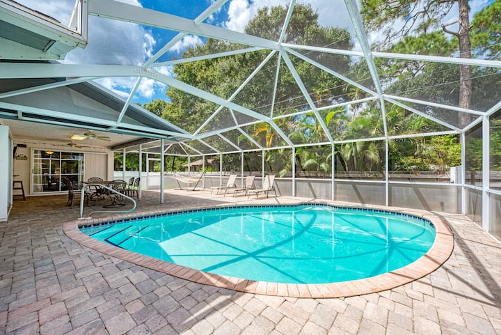 5 Minutes To Venice Beach | Pet-friendly Pool Home - Venice, FL