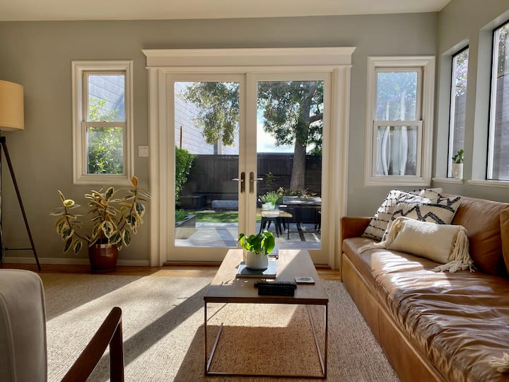 Modern, But Cozy Flat With Backyard You Will Love! - San Francisco, CA