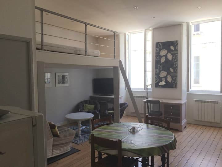 Studio Avec Mezzanine Coeur Historique Hypercentre - La Rochelle