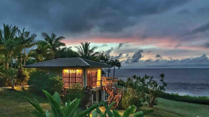 Heavenly Hakalau: Oceanfront Cliff House - Hawaii