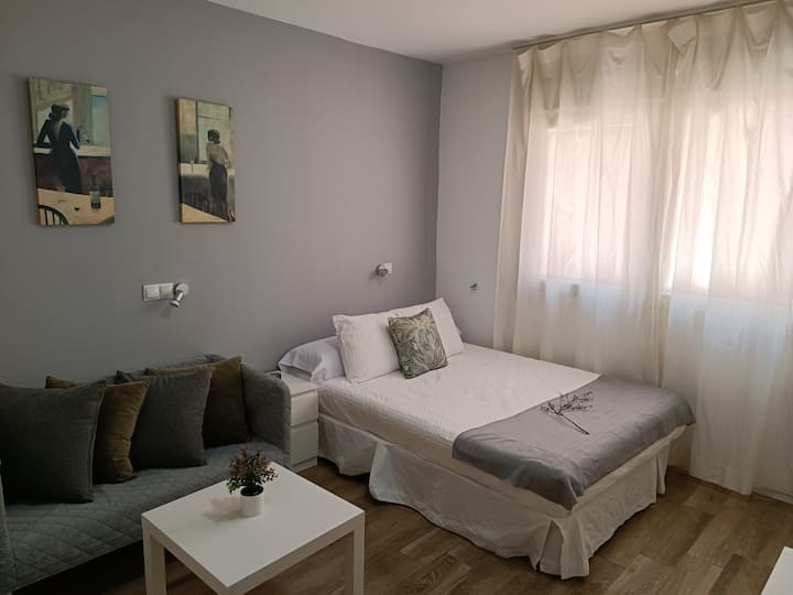 Estudio Céntrico En Madrid - Madrid