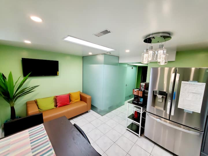 Newly Renovated Rooms 2 & 3 For Family Of 4 Guests - Pickering