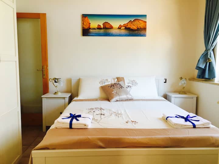 White Rooma (Private Bathroom) - Scauri