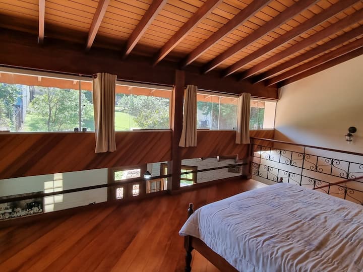 Chácara Inteira Com Casa Estilo Chalé Em Valinhos - Vinhedo