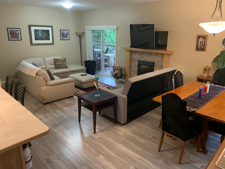 One Bedroom Suite & Sofa Bed - Gibsons