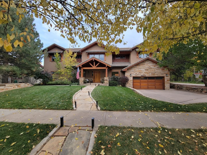 North Boulder Home Away From Home - Boulder, CO