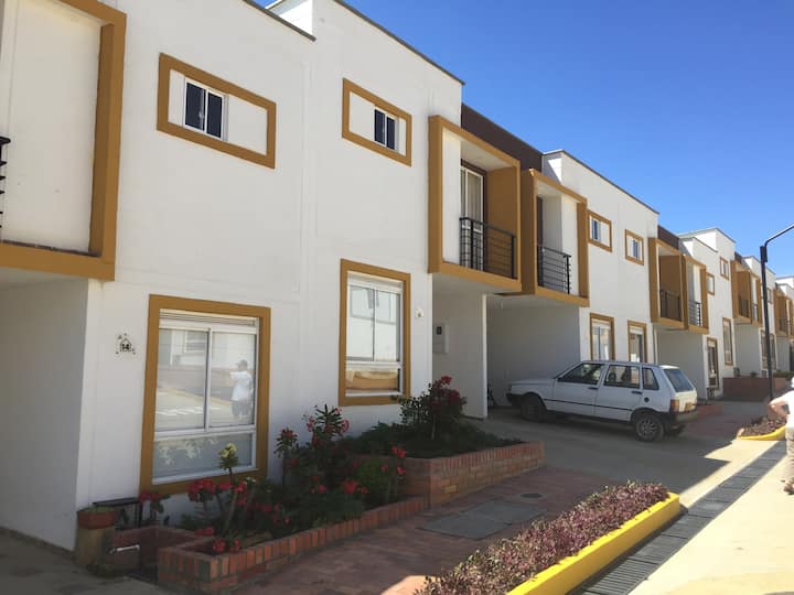 Hermosa Casa Con Piscina En Curiti - Aratoca